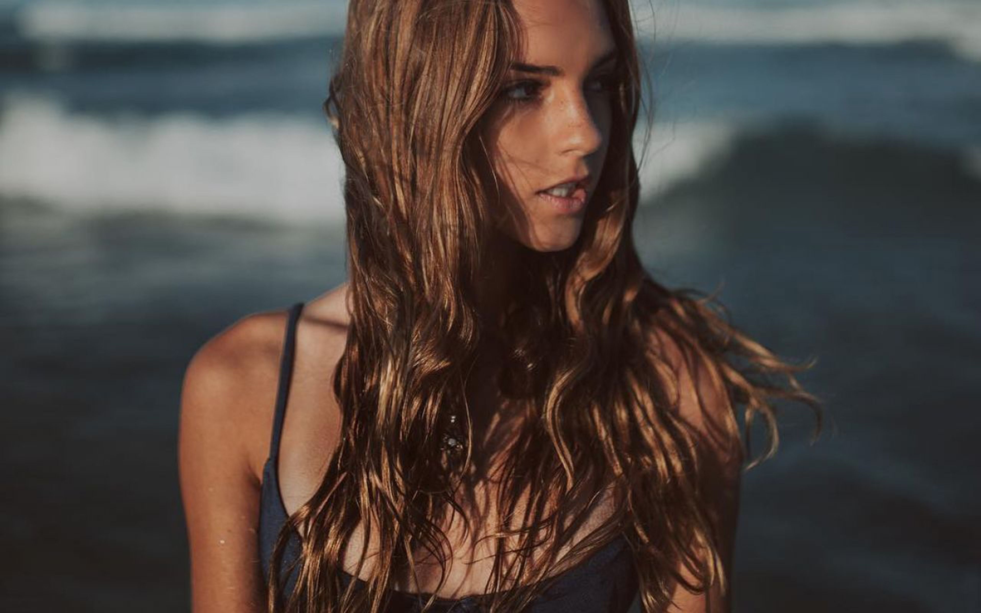 Emily Feld Wallpapers Top Free Emily Feld Backgrounds Wallpaperaccess