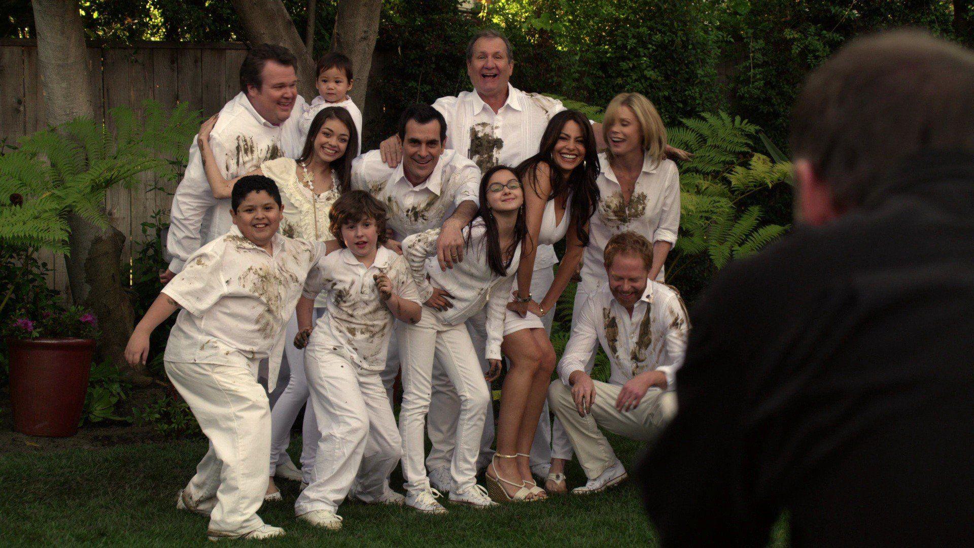 Modern Family Wallpapers - Top Free Modern Family Backgrounds ...