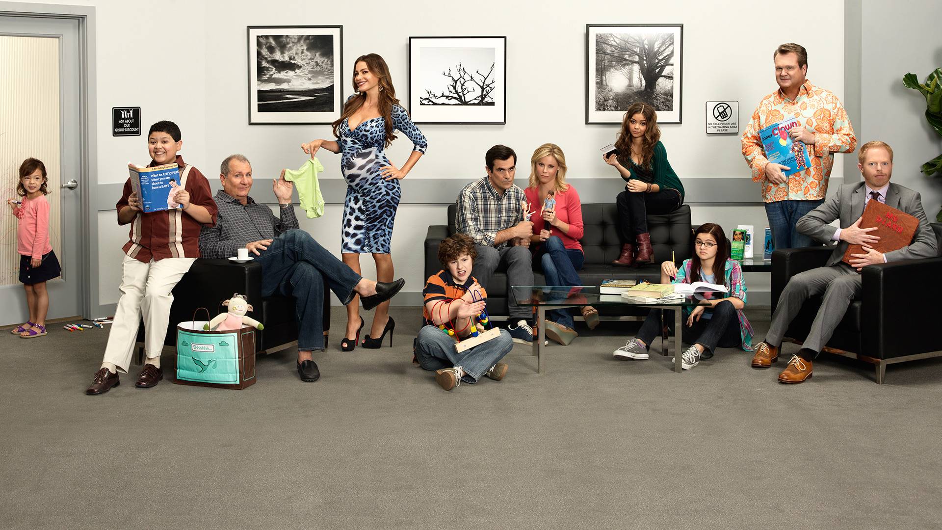 Modern Family Wallpapers - Top Free Modern Family Backgrounds ...