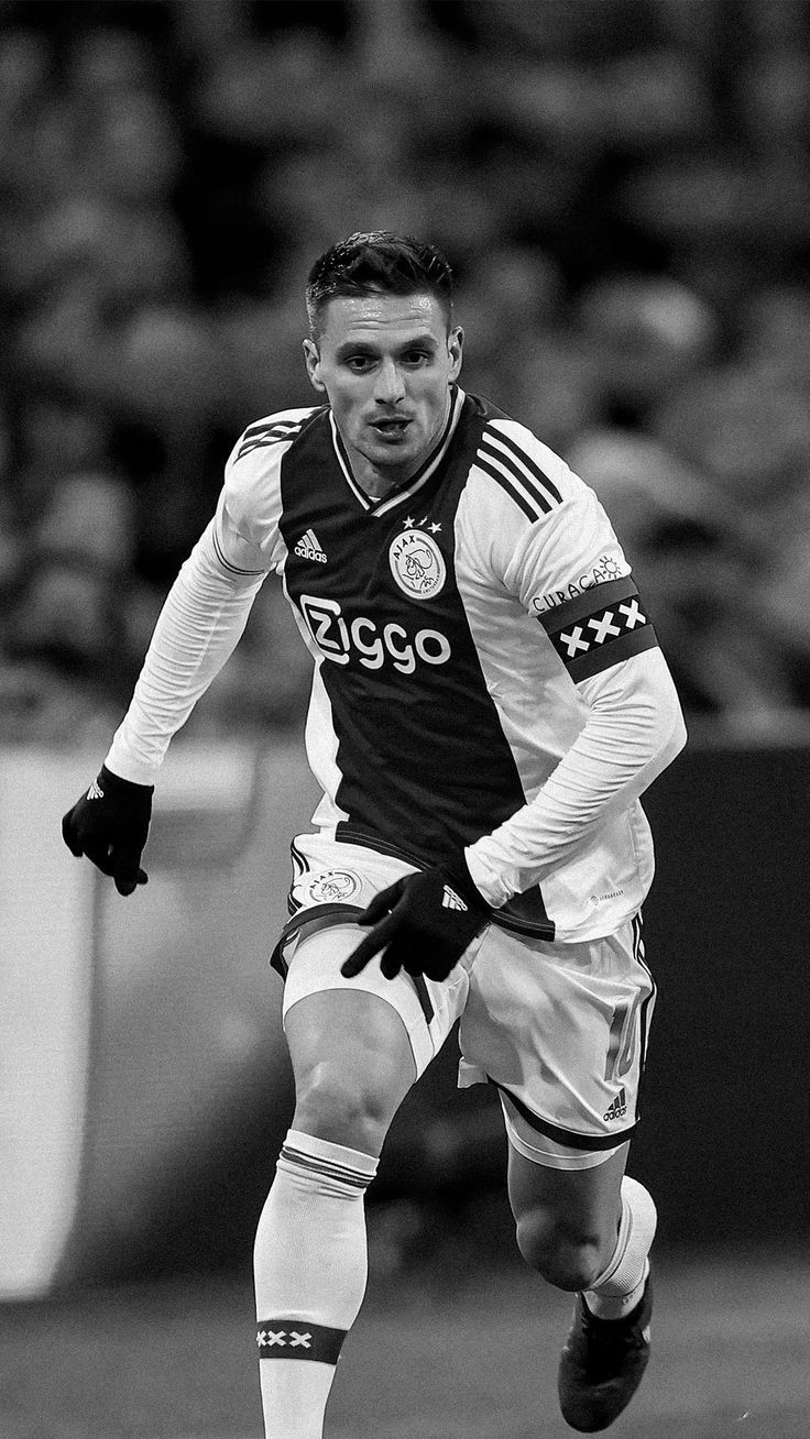 Dusan Tadic Wallpapers - Top Free Dusan Tadic Backgrounds - WallpaperAccess