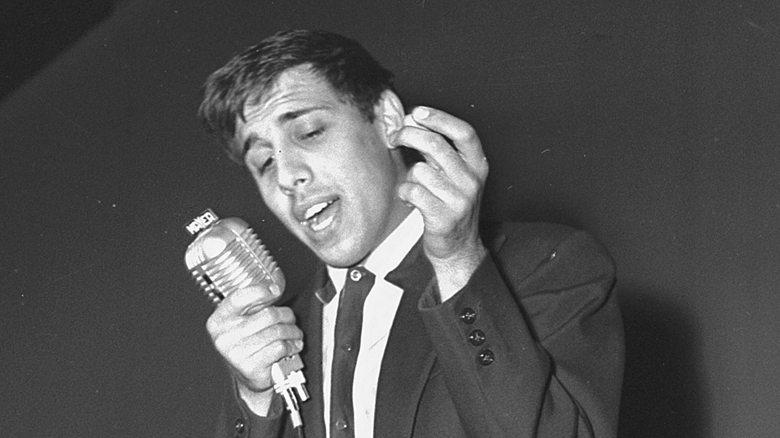Adriano Celentano Wallpapers - Top Free Adriano Celentano Backgrounds ...