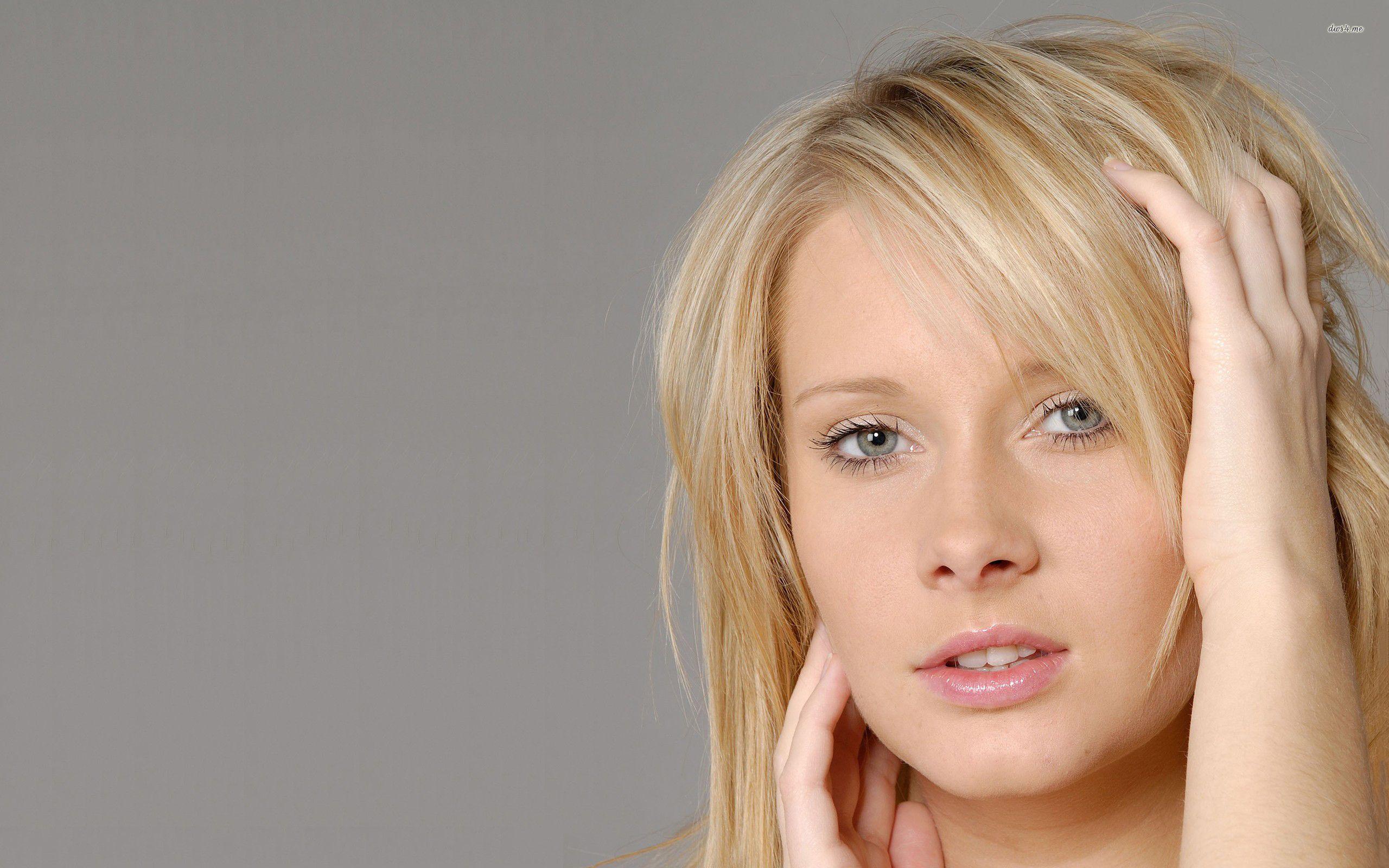 Blonde Wallpapers - Top Free Blonde Backgrounds - WallpaperAccess