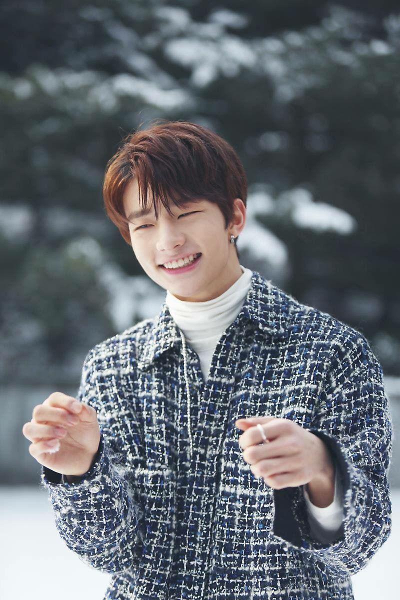 Hyun-Jin Stray Kids Wallpapers - Top Free Hyun-Jin Stray Kids Backgrounds - WallpaperAccess