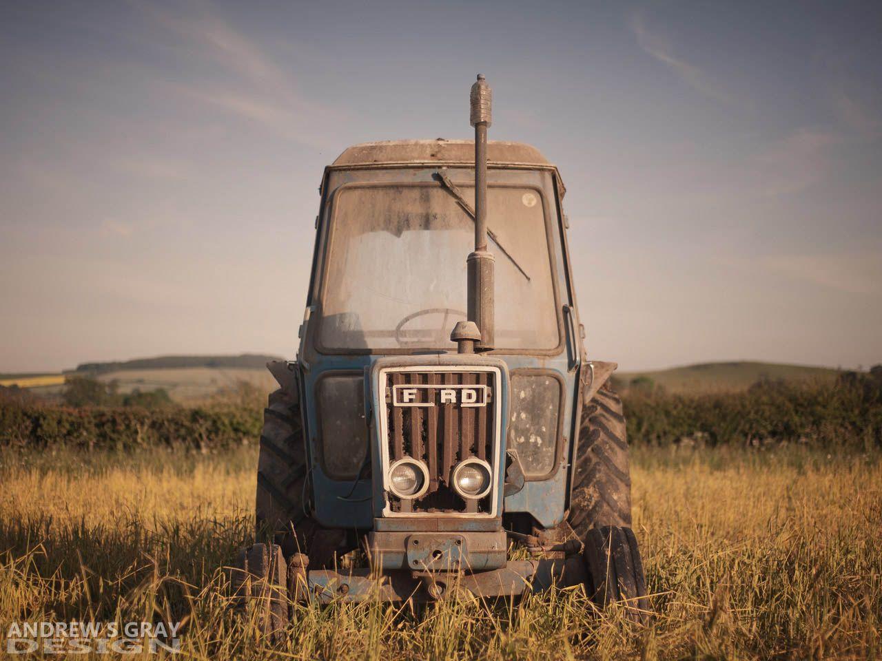 Tractor Wallpapers - Top Free Tractor Backgrounds - WallpaperAccess