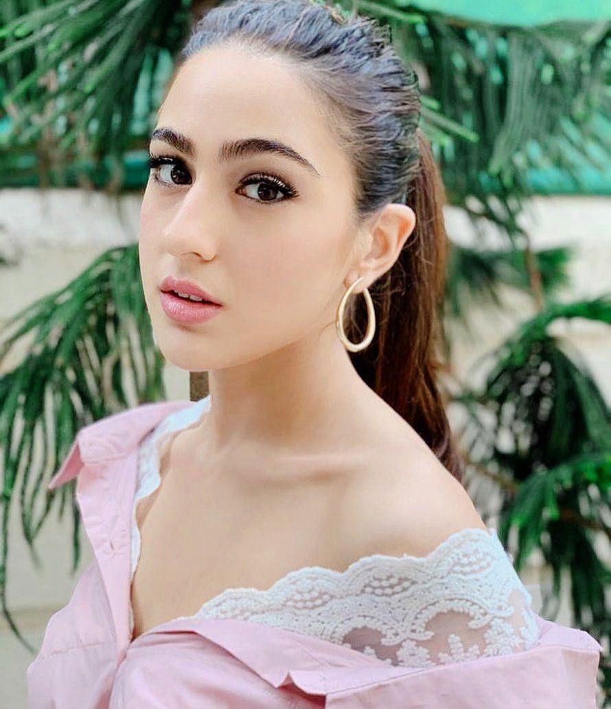 Sara Ali Khan Wallpapers - Top Free Sara Ali Khan Backgrounds ...