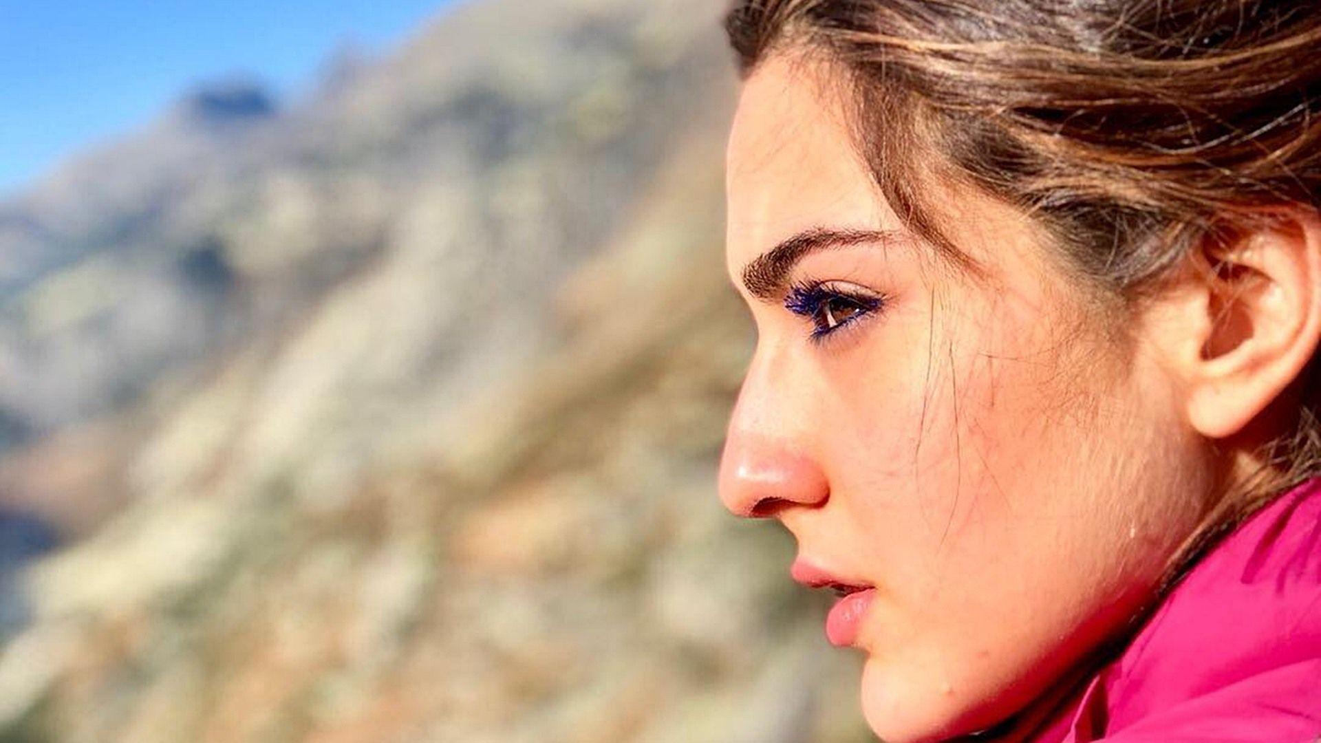 Sara Khan Wallpapers - Top Free Sara Khan Backgrounds - WallpaperAccess