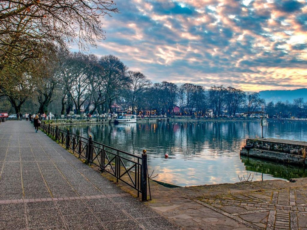 Ioannina Wallpapers - Top Free Ioannina Backgrounds - WallpaperAccess