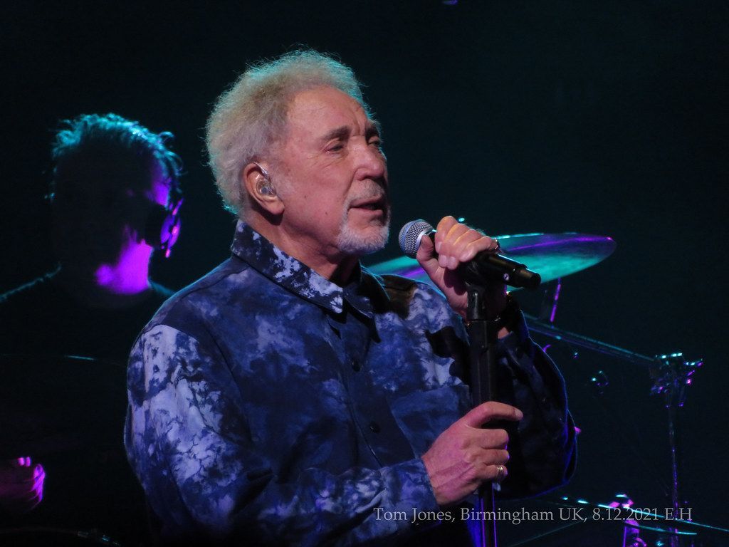 Tom Jones Wallpapers - Top Free Tom Jones Backgrounds - WallpaperAccess