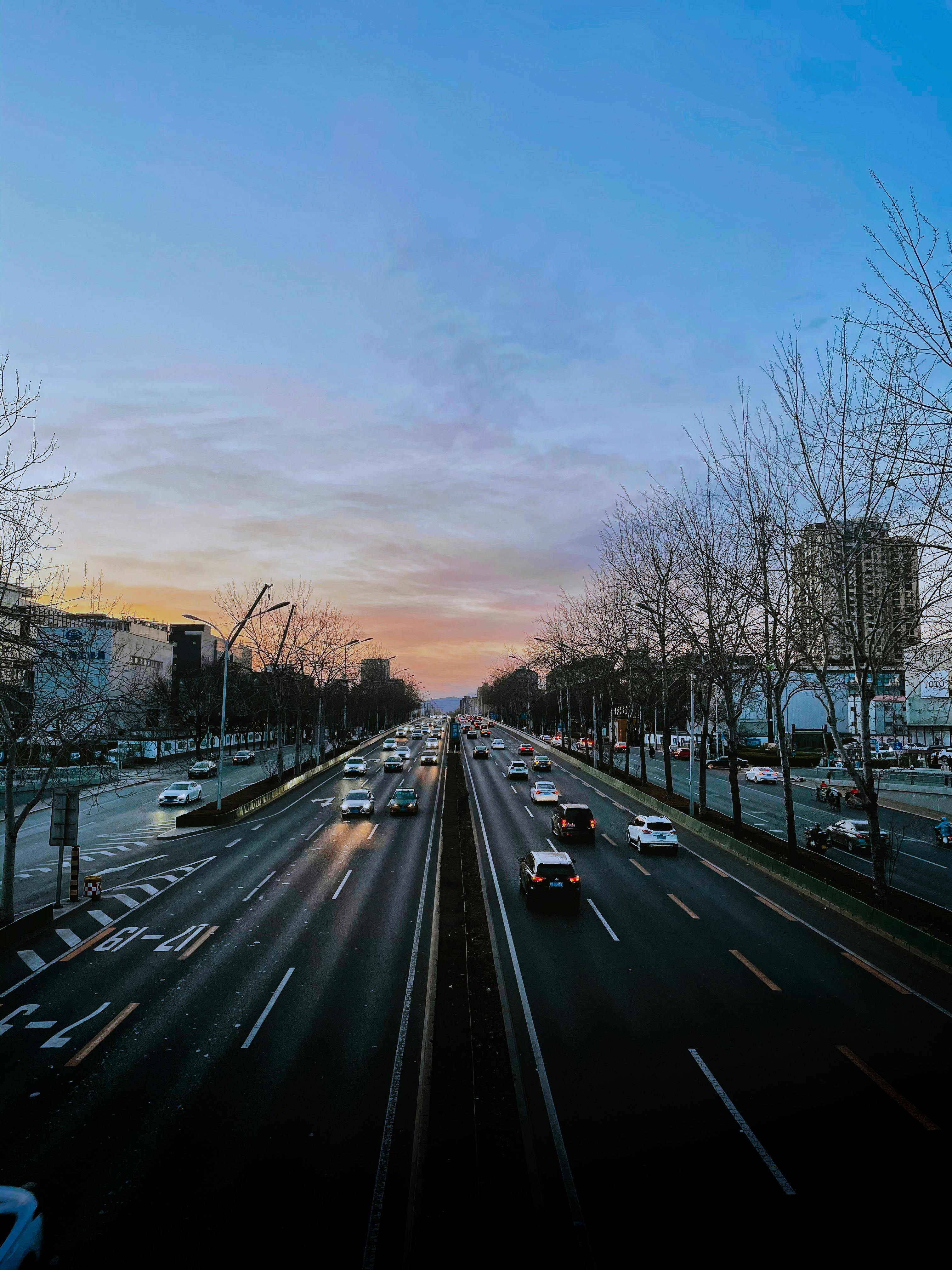 Cars On Highway Wallpapers - Top Free Cars On Highway Backgrounds ...