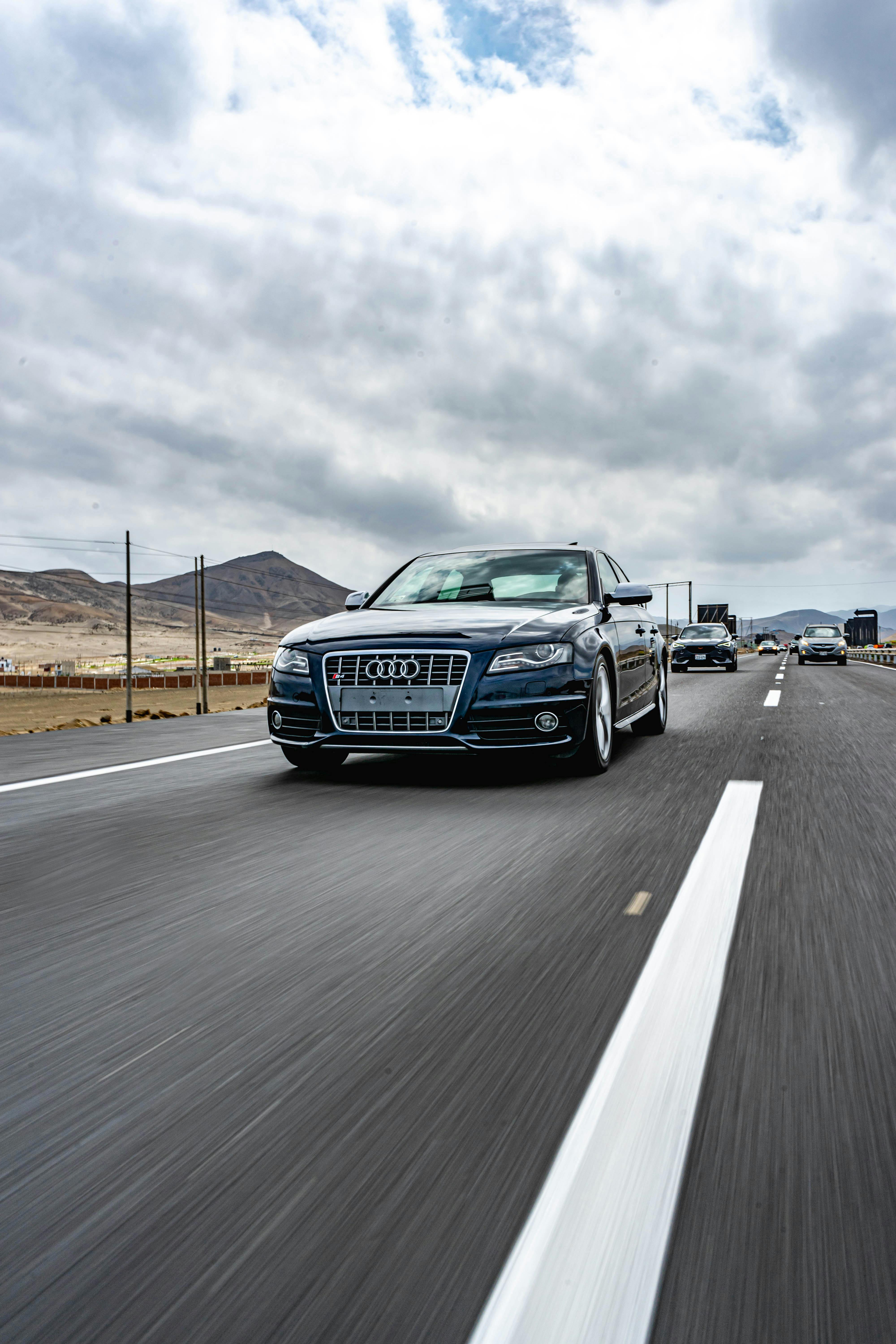 Cars On Highway Wallpapers - Top Free Cars On Highway Backgrounds ...
