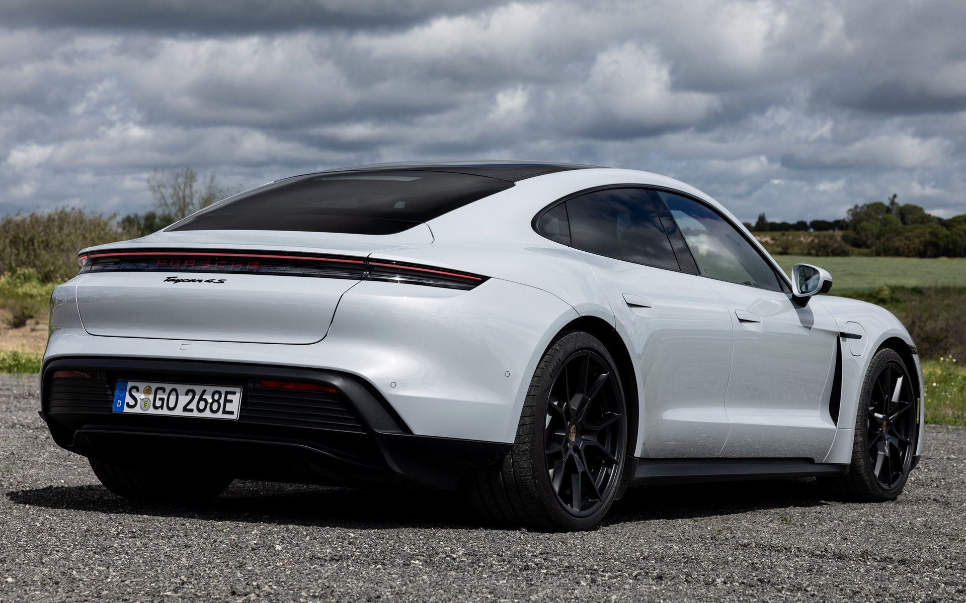 Porsche Taycan Turbo S Wallpapers - Top Free Porsche Taycan Turbo S ...