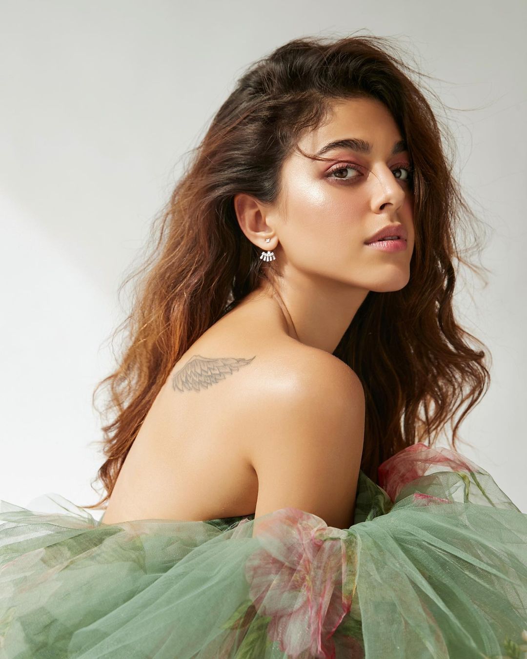 Alaya F Wallpapers - Top Free Alaya F Backgrounds - WallpaperAccess