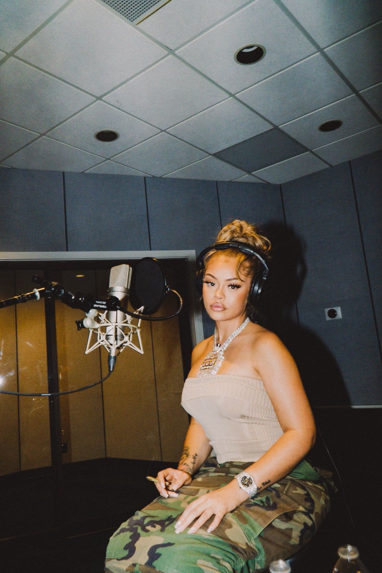 Latto Wallpapers - Top Free Latto Backgrounds - WallpaperAccess