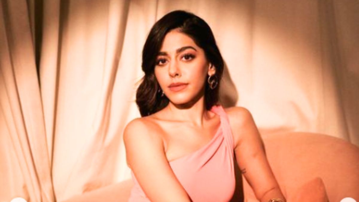 Alaya F Wallpapers - Top Free Alaya F Backgrounds - WallpaperAccess