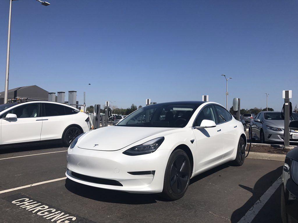 White Tesla Model 3 Wallpapers - Top Free White Tesla Model 3 ...