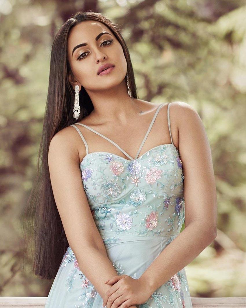 Sonakshi Sinha HD Wallpapers - Top Free Sonakshi Sinha HD Backgrounds ...