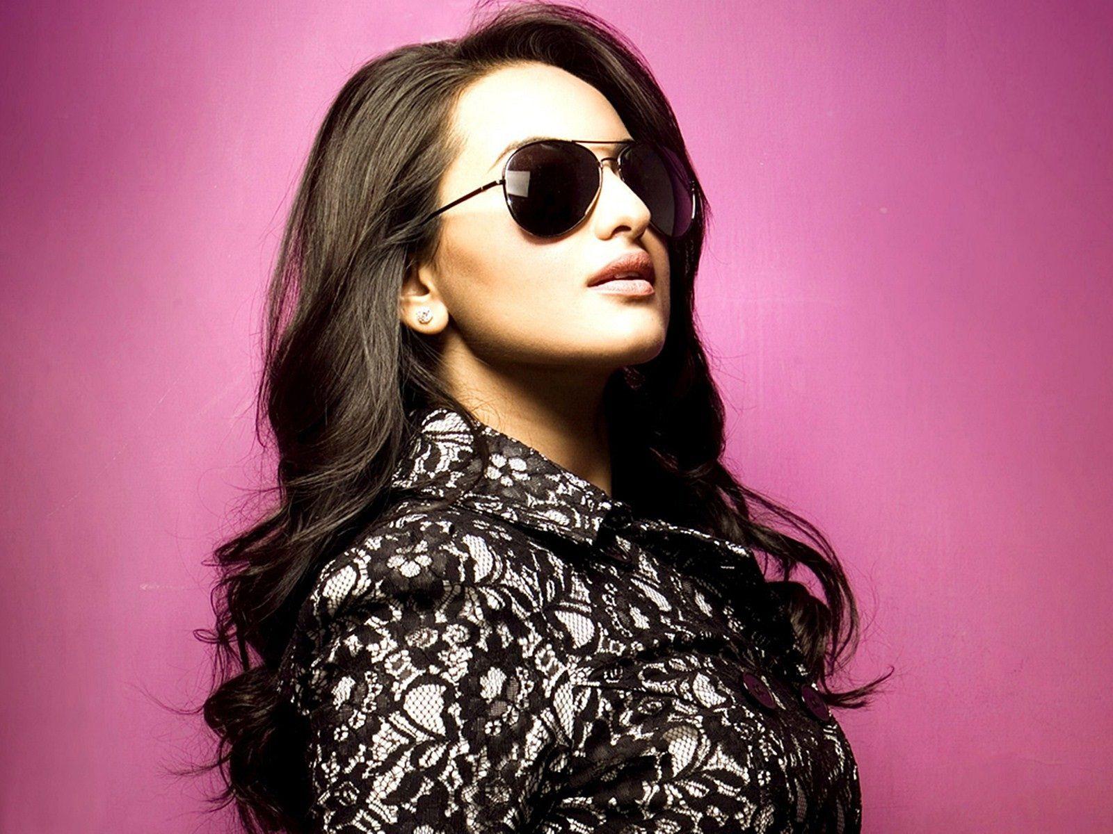 Sonakshi Sinha HD Wallpapers - Top Free Sonakshi Sinha HD Backgrounds ...