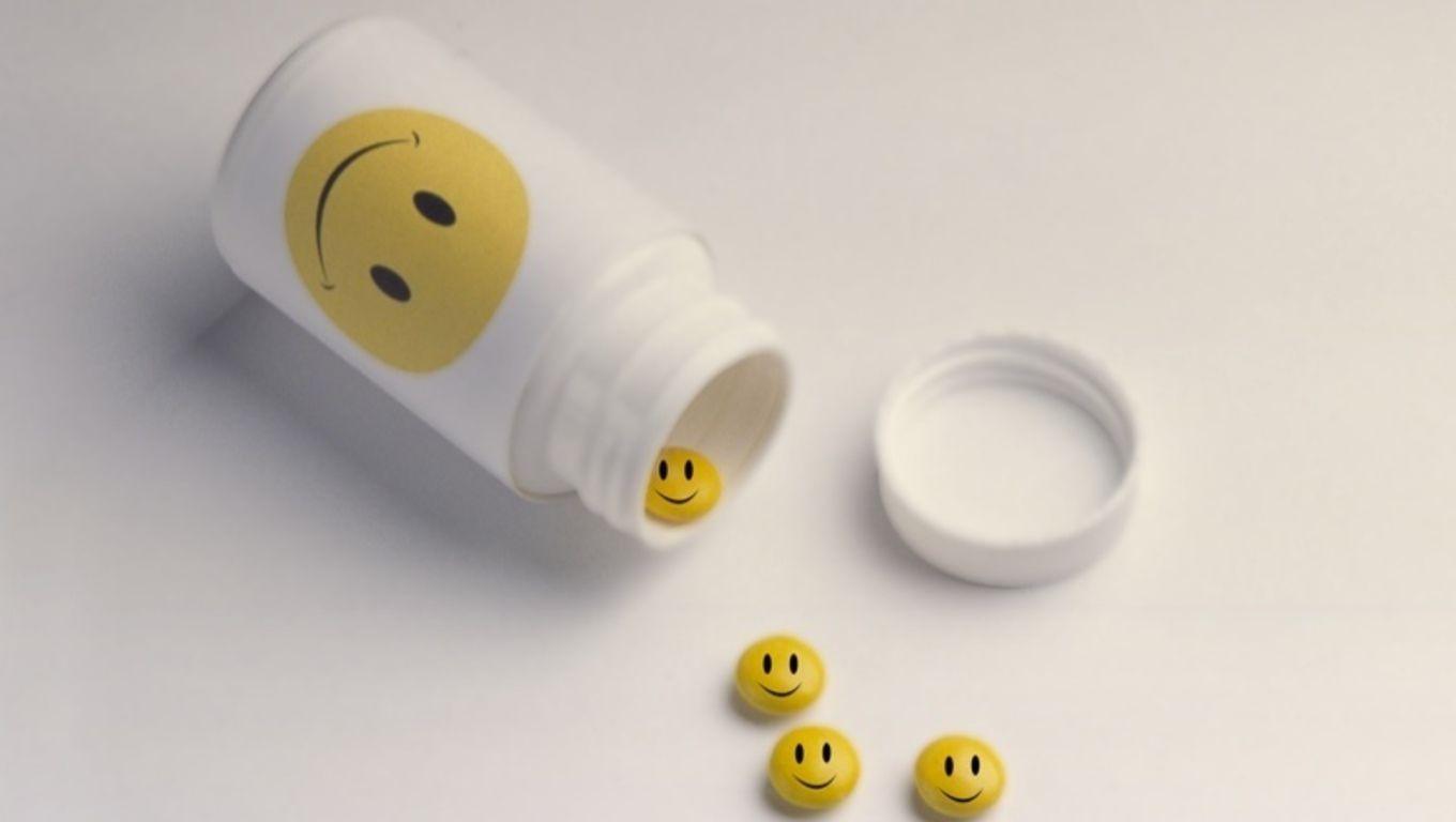 Pill Wallpapers - Top Free Pill Backgrounds - WallpaperAccess