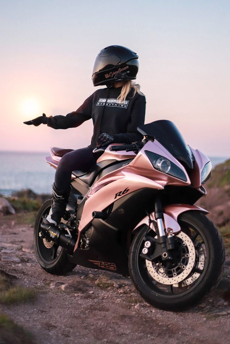 Lady Biker Wallpapers - Top Free Lady Biker Backgrounds - WallpaperAccess