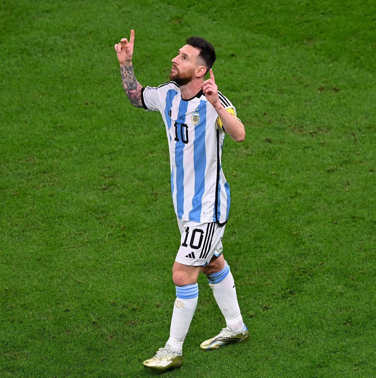 Messi Sad Wallpapers - Top Free Messi Sad Backgrounds - WallpaperAccess