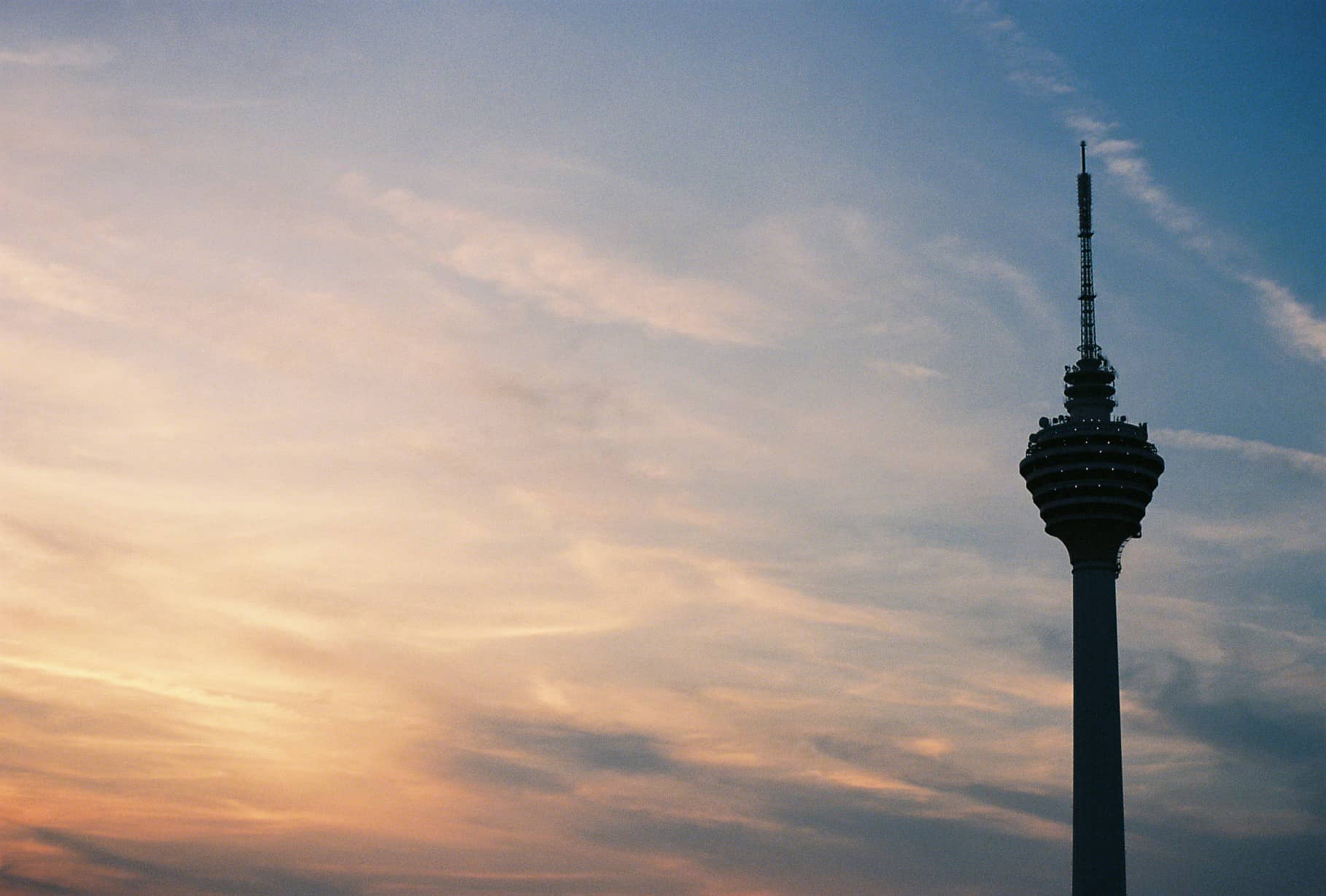 KL Tower Wallpapers - Top Free KL Tower Backgrounds - WallpaperAccess