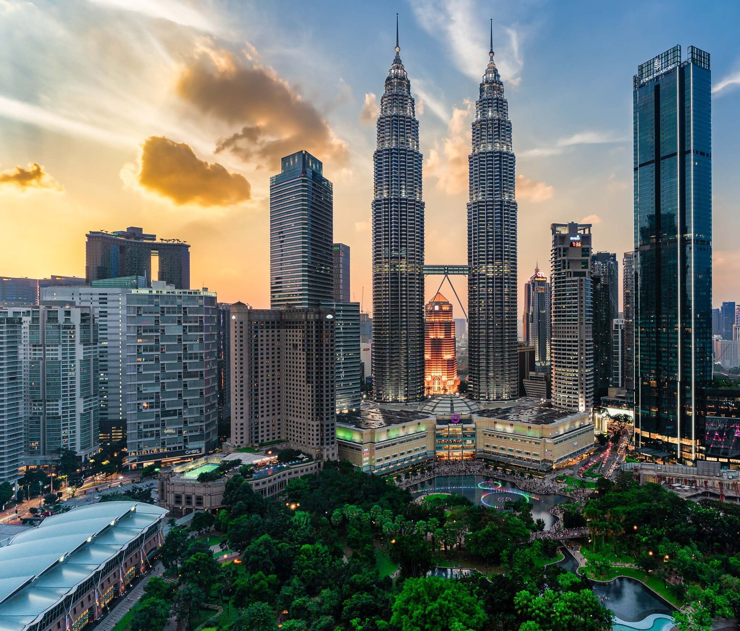 KL Tower Wallpapers - Top Free KL Tower Backgrounds - WallpaperAccess