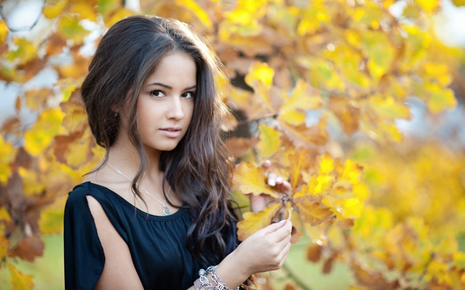 Model Fall Wallpapers - Top Free Model Fall Backgrounds - WallpaperAccess