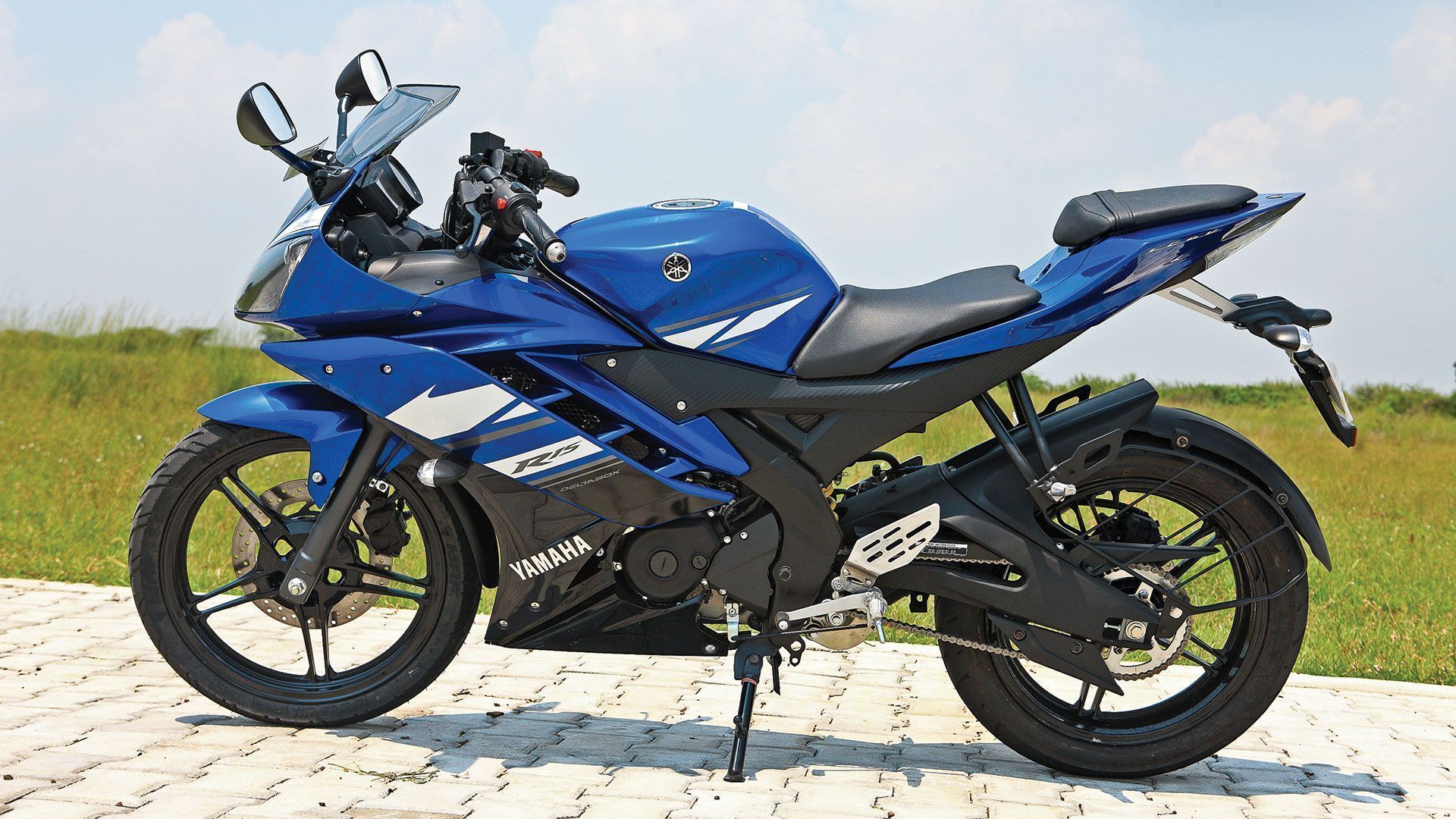 Yamaha R15 V2 Wallpapers - Top Free Yamaha R15 V2 Backgrounds ...