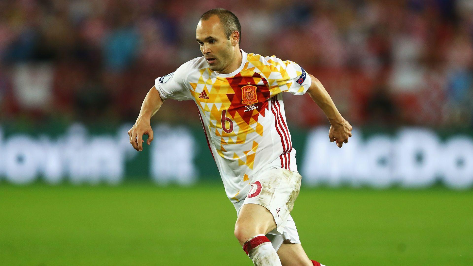Iniesta Wallpapers - Top Free Iniesta Backgrounds - WallpaperAccess