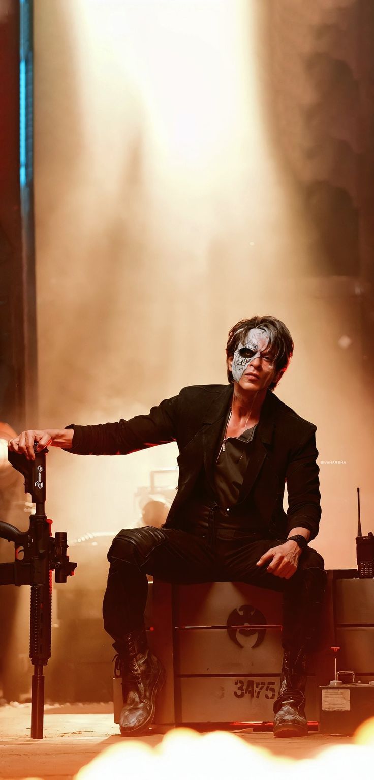 SRK Pose Wallpapers - Top Free SRK Pose Backgrounds - WallpaperAccess