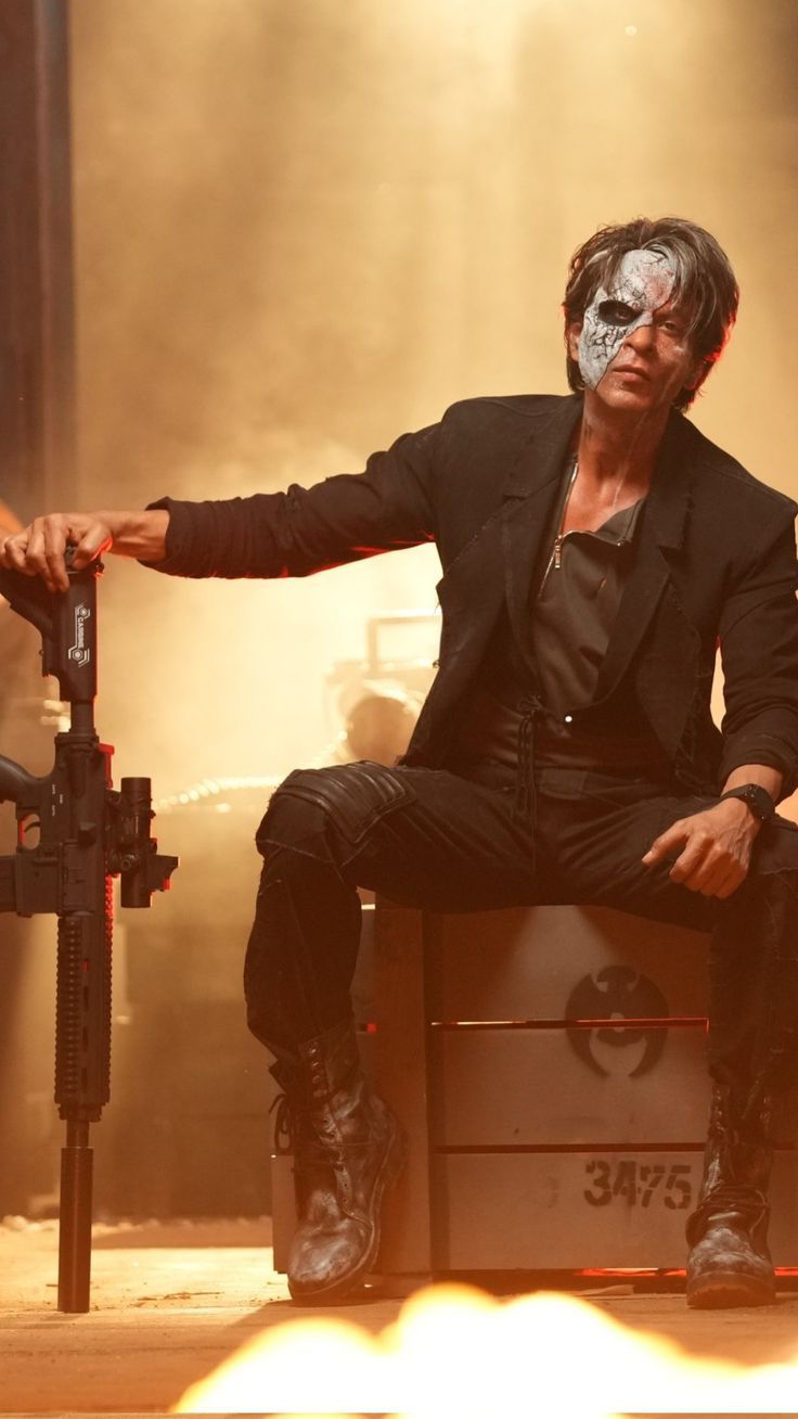 SRK Pose Wallpapers - Top Free SRK Pose Backgrounds - WallpaperAccess