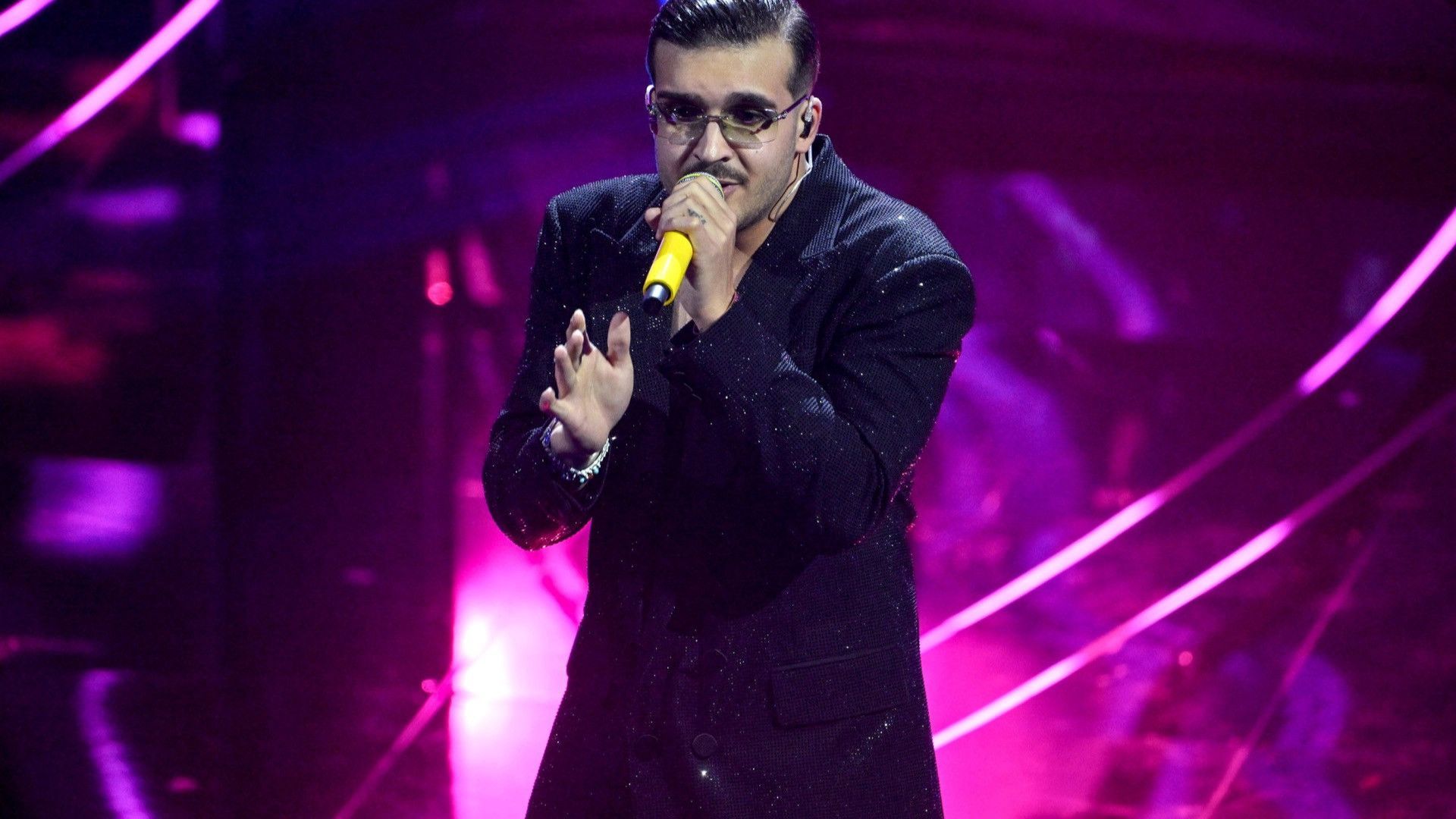 Geolier Wallpapers - Top Free Geolier Backgrounds - WallpaperAccess