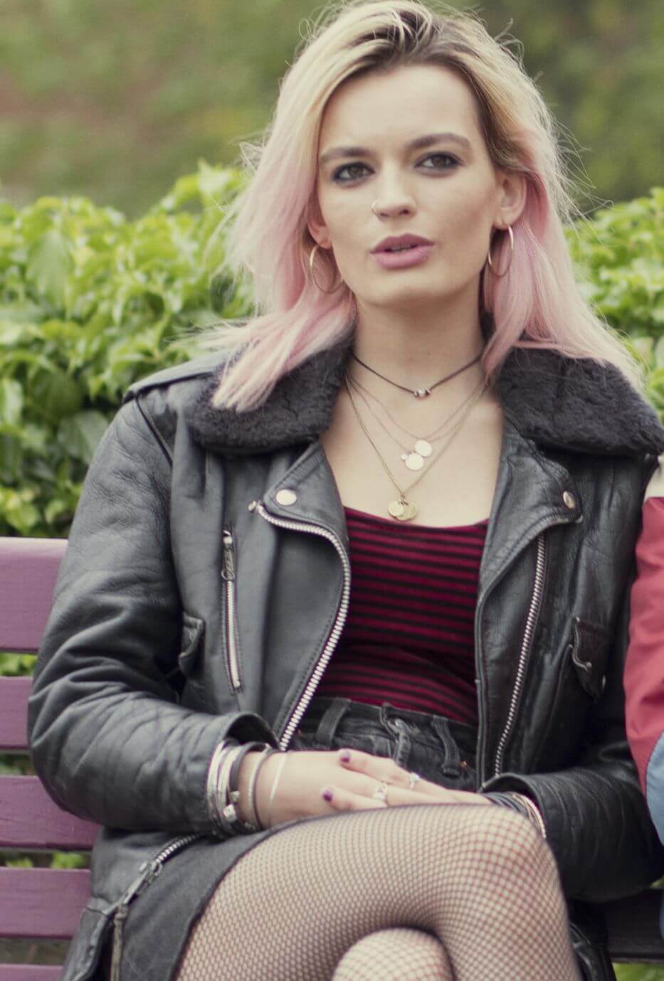 Emma Mackey Wallpapers - Top Free Emma Mackey Backgrounds - WallpaperAccess