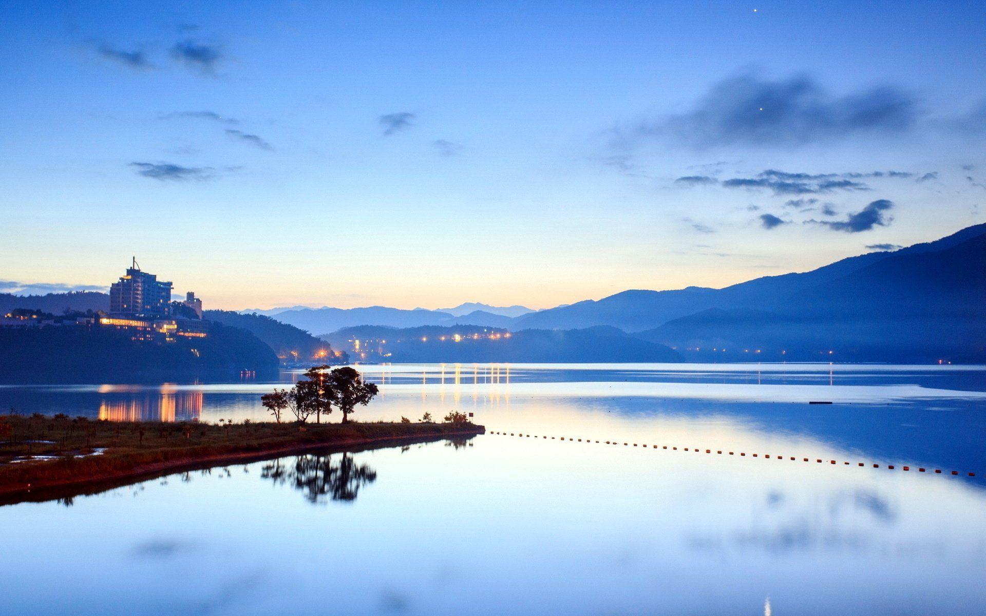 Moon Lake Wallpapers - Top Free Moon Lake Backgrounds - WallpaperAccess