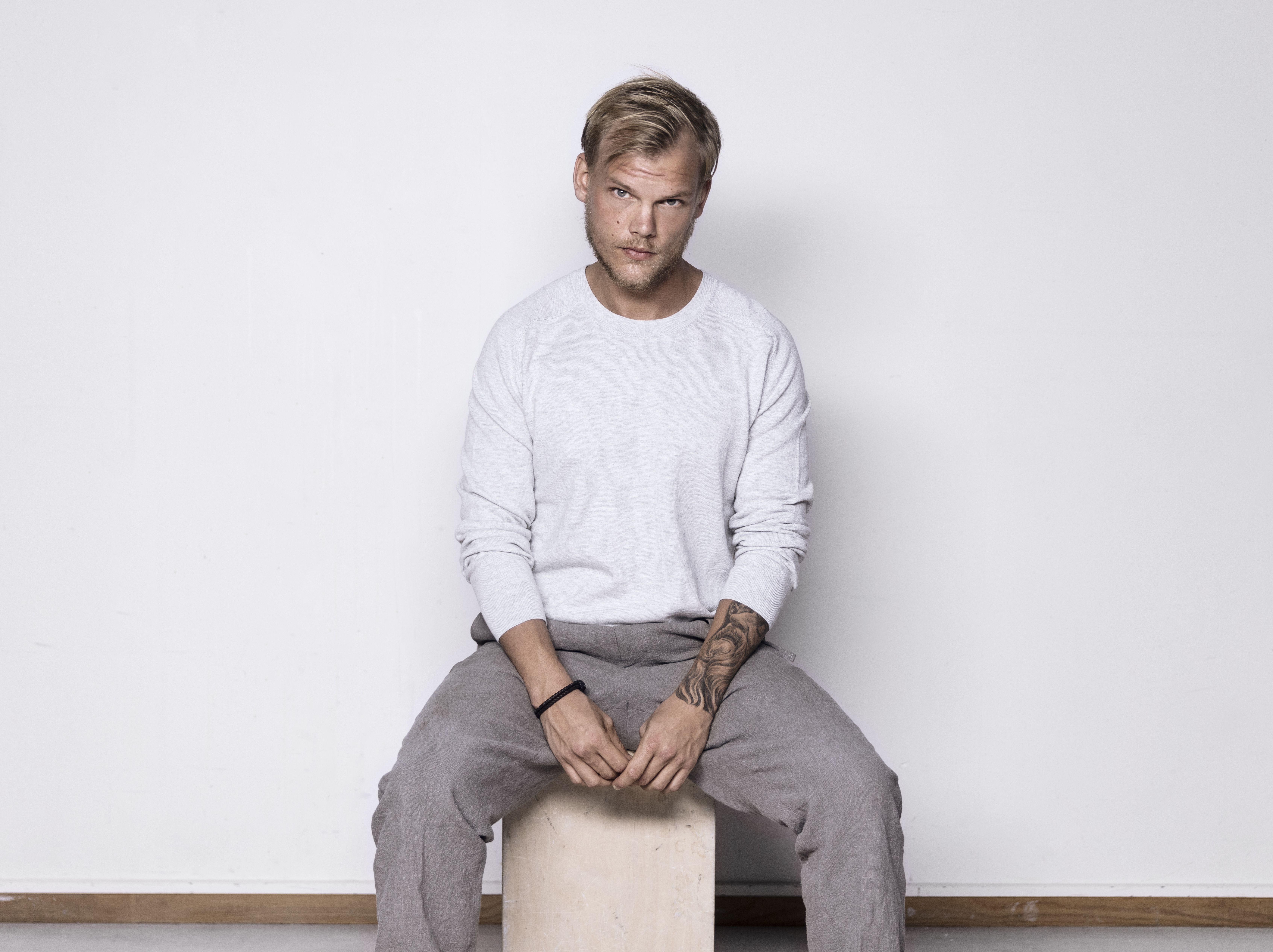 Avicii Wallpapers - Top Free Avicii Backgrounds - WallpaperAccess