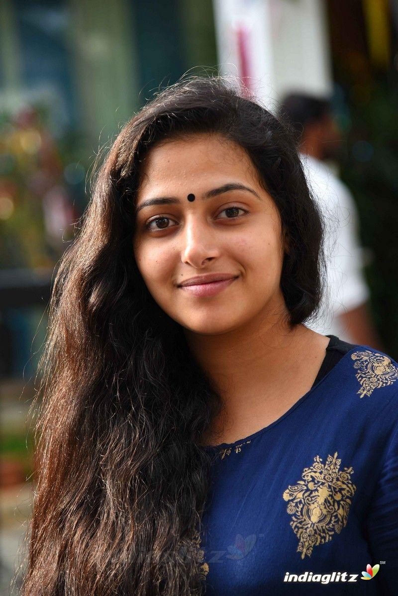 Anu Sithara Wallpapers - Top Free Anu Sithara Backgrounds - WallpaperAccess