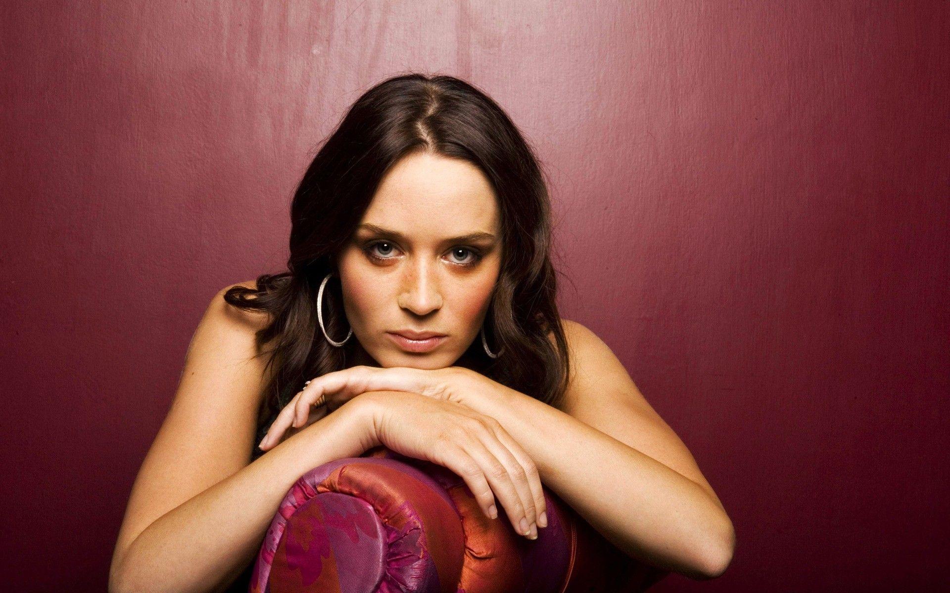 Emily Blunt Wallpapers - Top Free Emily Blunt Backgrounds - WallpaperAccess