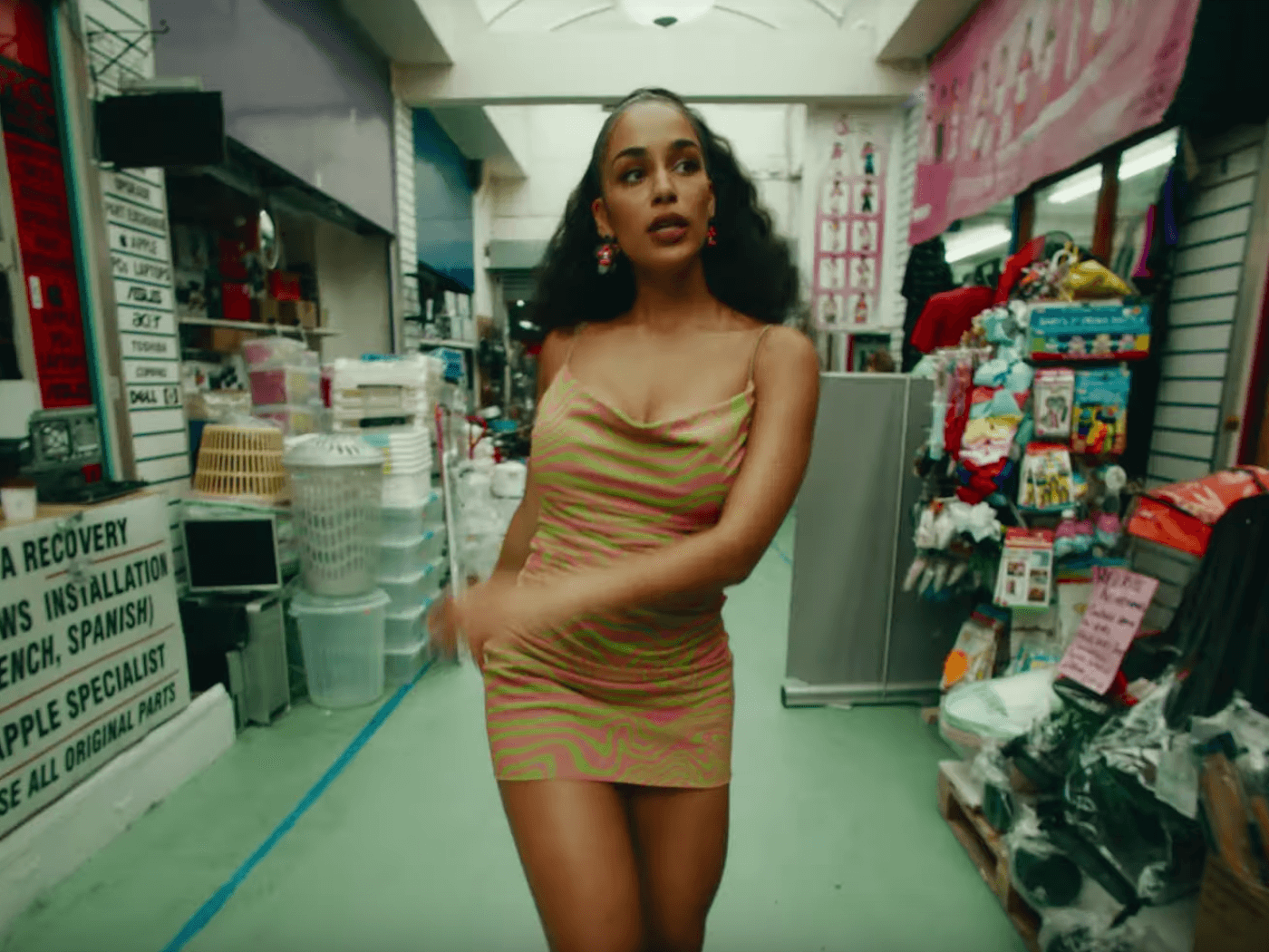 Jorja Smith Wallpapers - Top Free Jorja Smith Backgrounds - WallpaperAccess