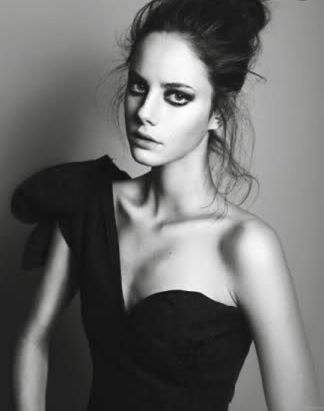 Effy Stonem Wallpapers - Top Free Effy Stonem Backgrounds - WallpaperAccess