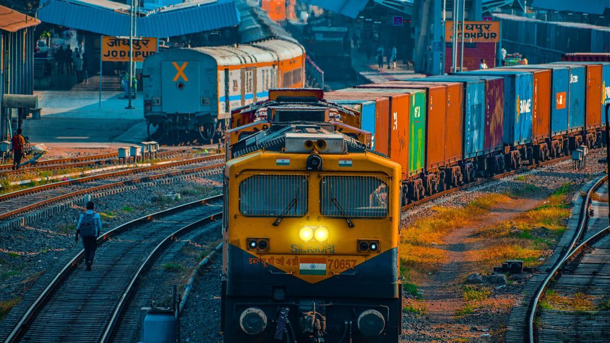 Cargo Train Wallpapers - Top Free Cargo Train Backgrounds - WallpaperAccess
