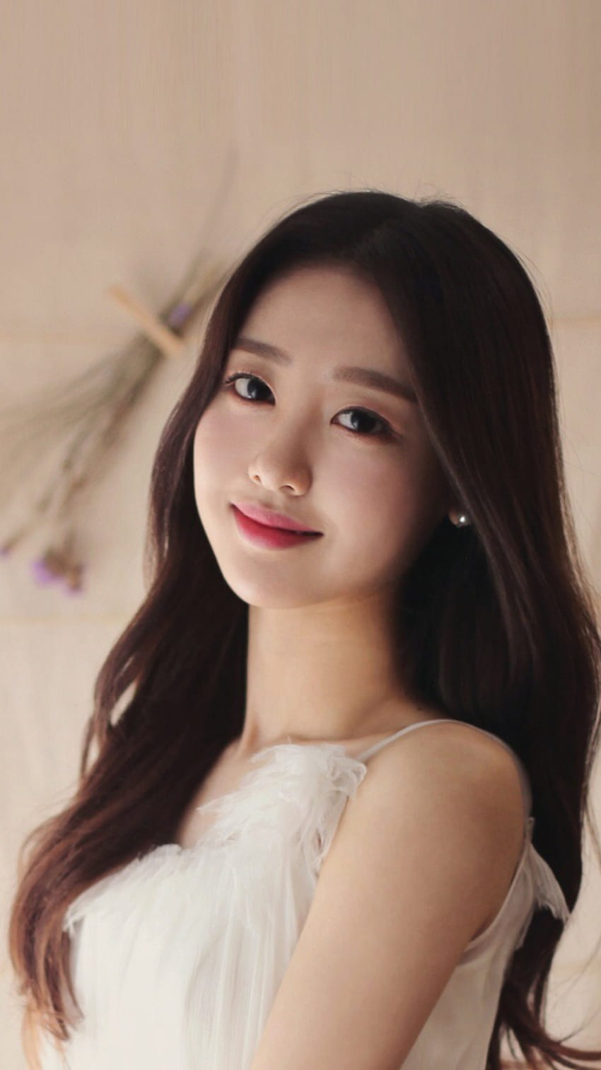 Yves Loona Wallpapers - Top Free Yves Loona Backgrounds - WallpaperAccess