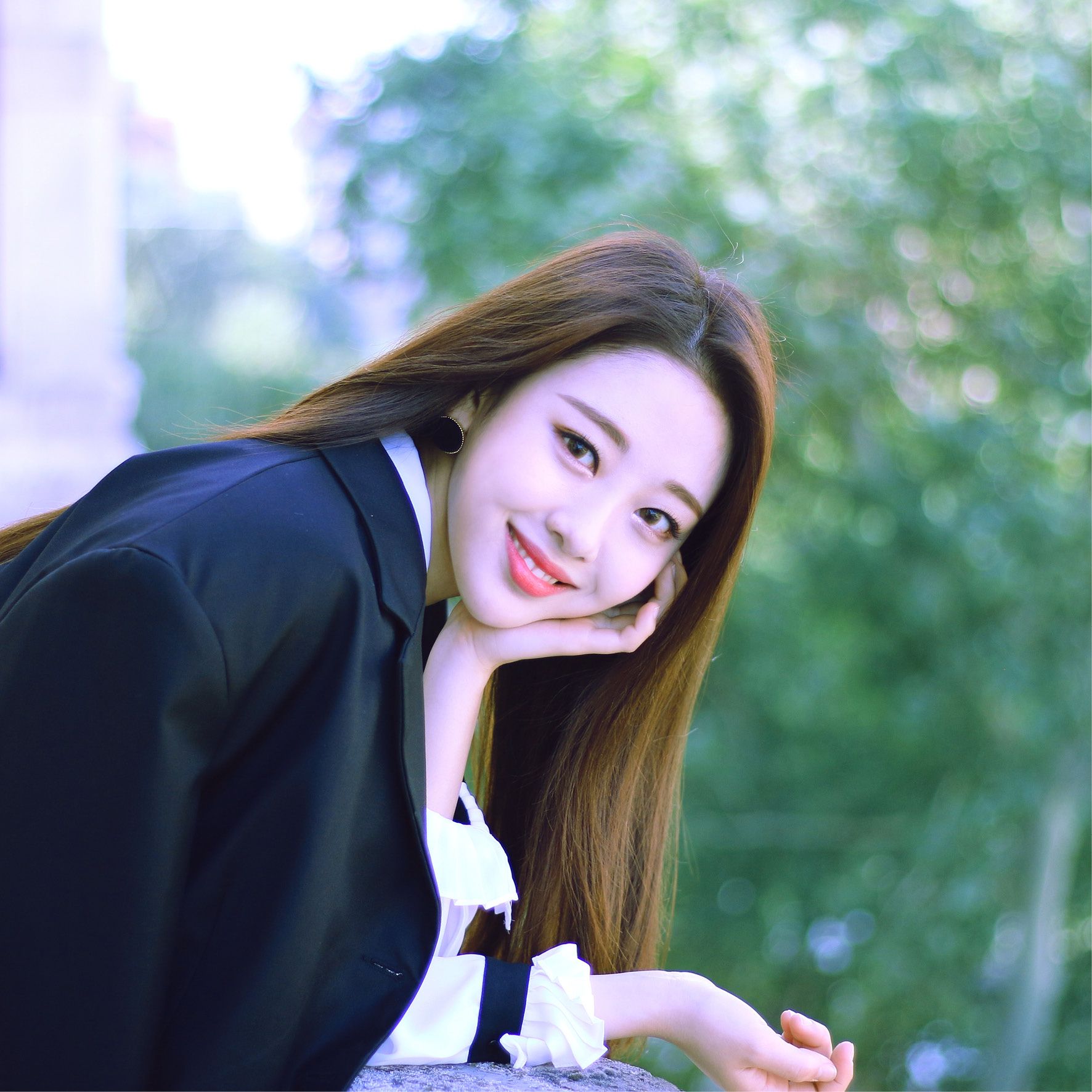 Yves Loona Wallpapers - Top Free Yves Loona Backgrounds - WallpaperAccess