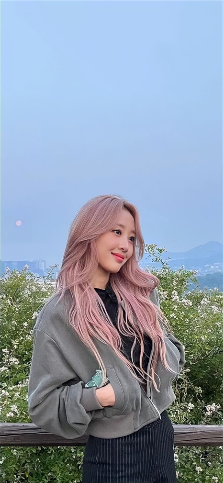 Yves Loona Wallpapers - Top Free Yves Loona Backgrounds - WallpaperAccess