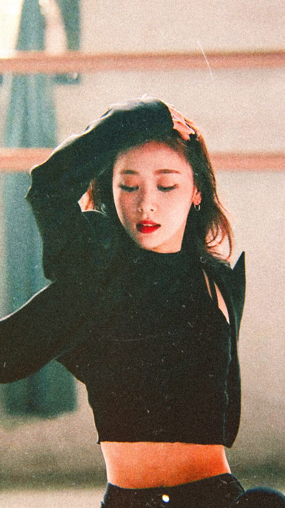 Yves Loona Wallpapers - Top Free Yves Loona Backgrounds - WallpaperAccess