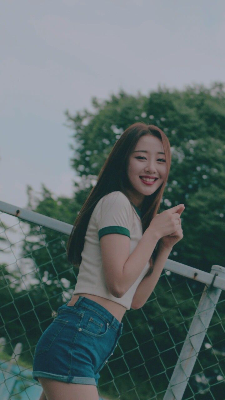 Yves Loona Wallpapers - Top Free Yves Loona Backgrounds - WallpaperAccess