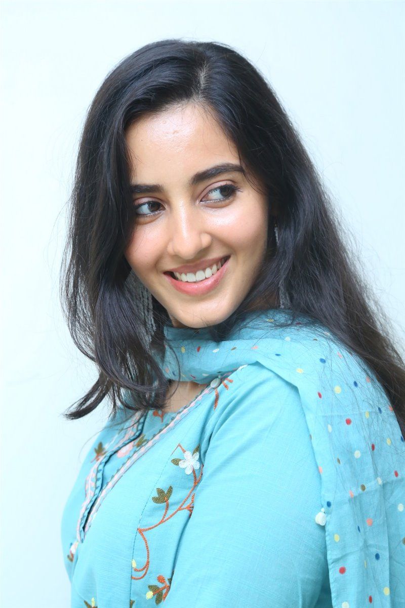 Simrat Kaur Wallpapers - Top Free Simrat Kaur Backgrounds - WallpaperAccess