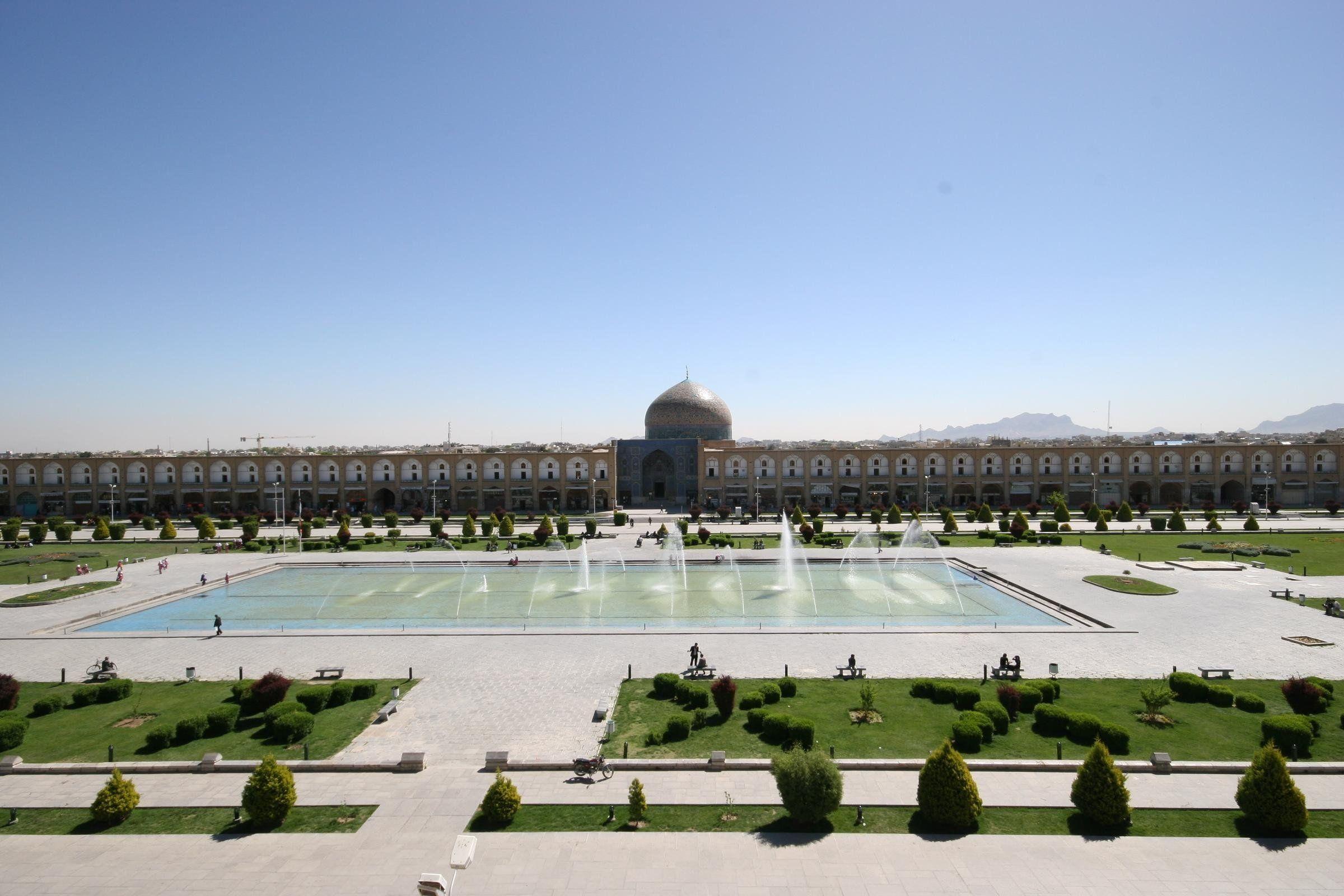 Esfahan Wallpapers - Top Free Esfahan Backgrounds - WallpaperAccess