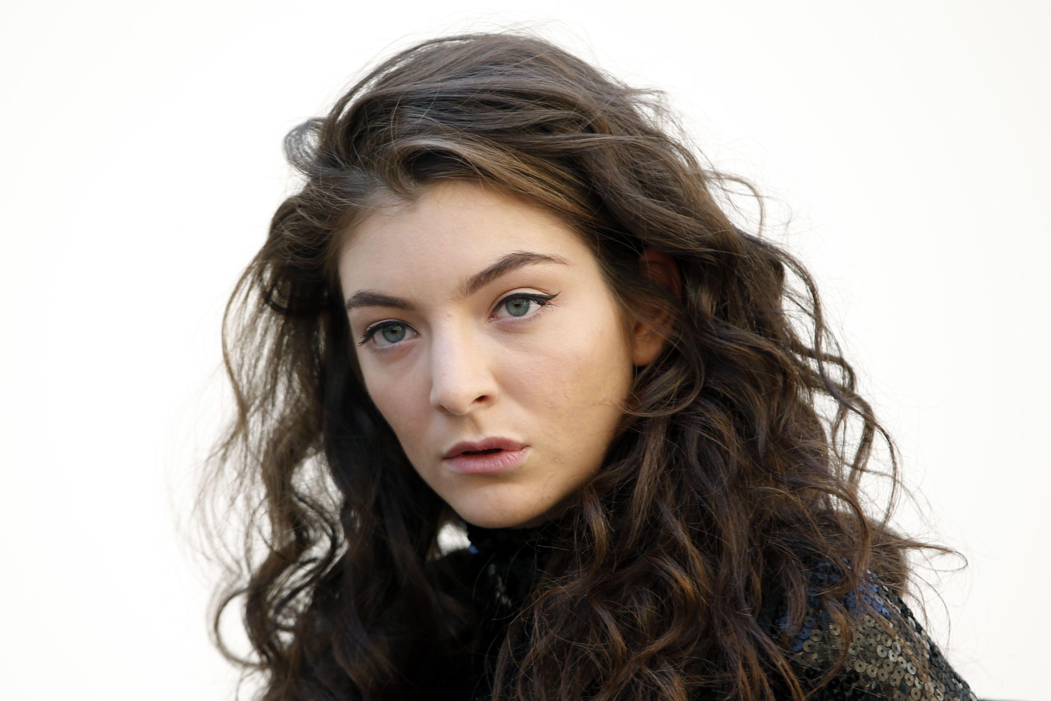 Lorde Wallpapers - Top Free Lorde Backgrounds - WallpaperAccess