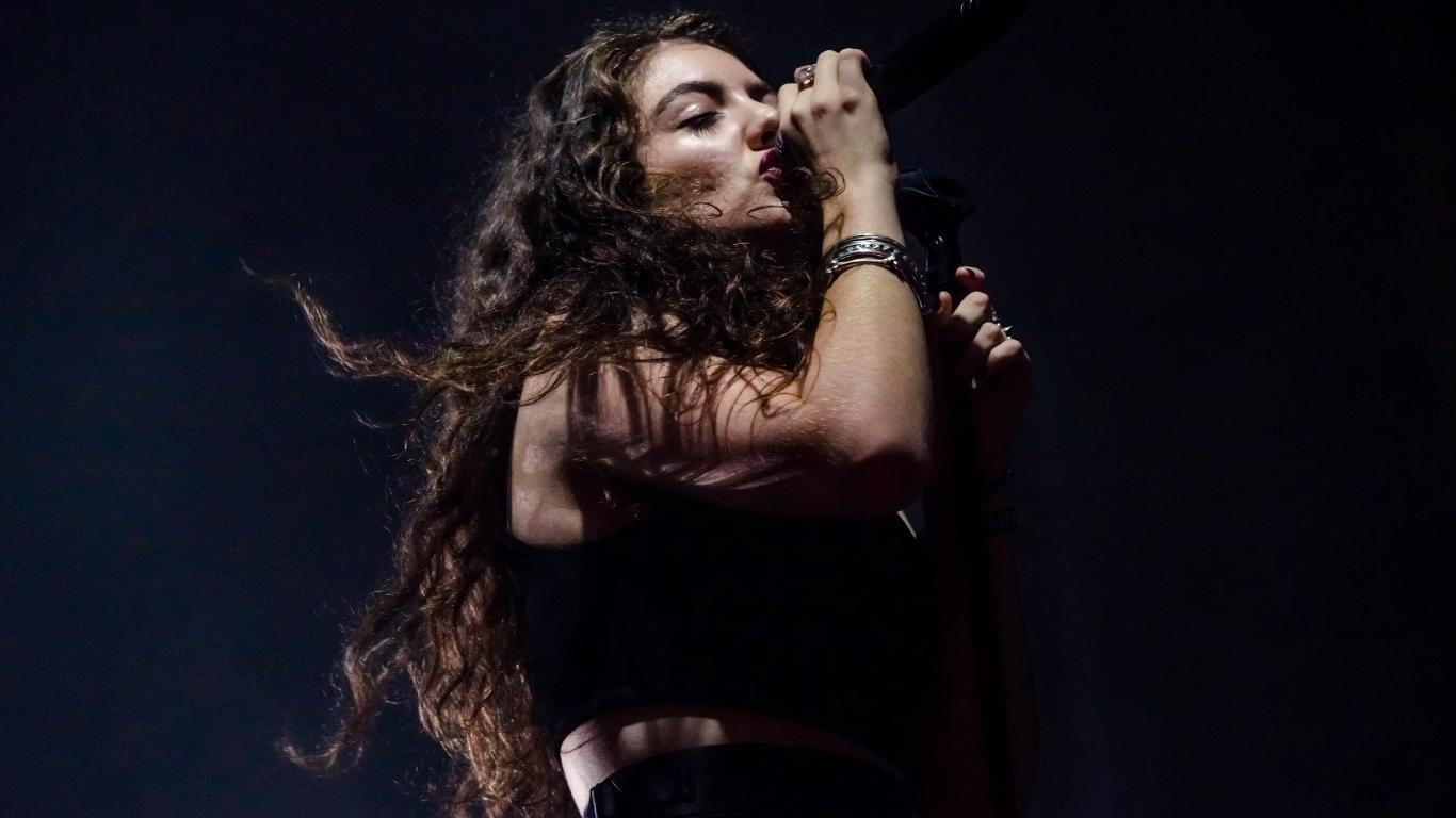 Lorde Wallpapers - Top Free Lorde Backgrounds - WallpaperAccess