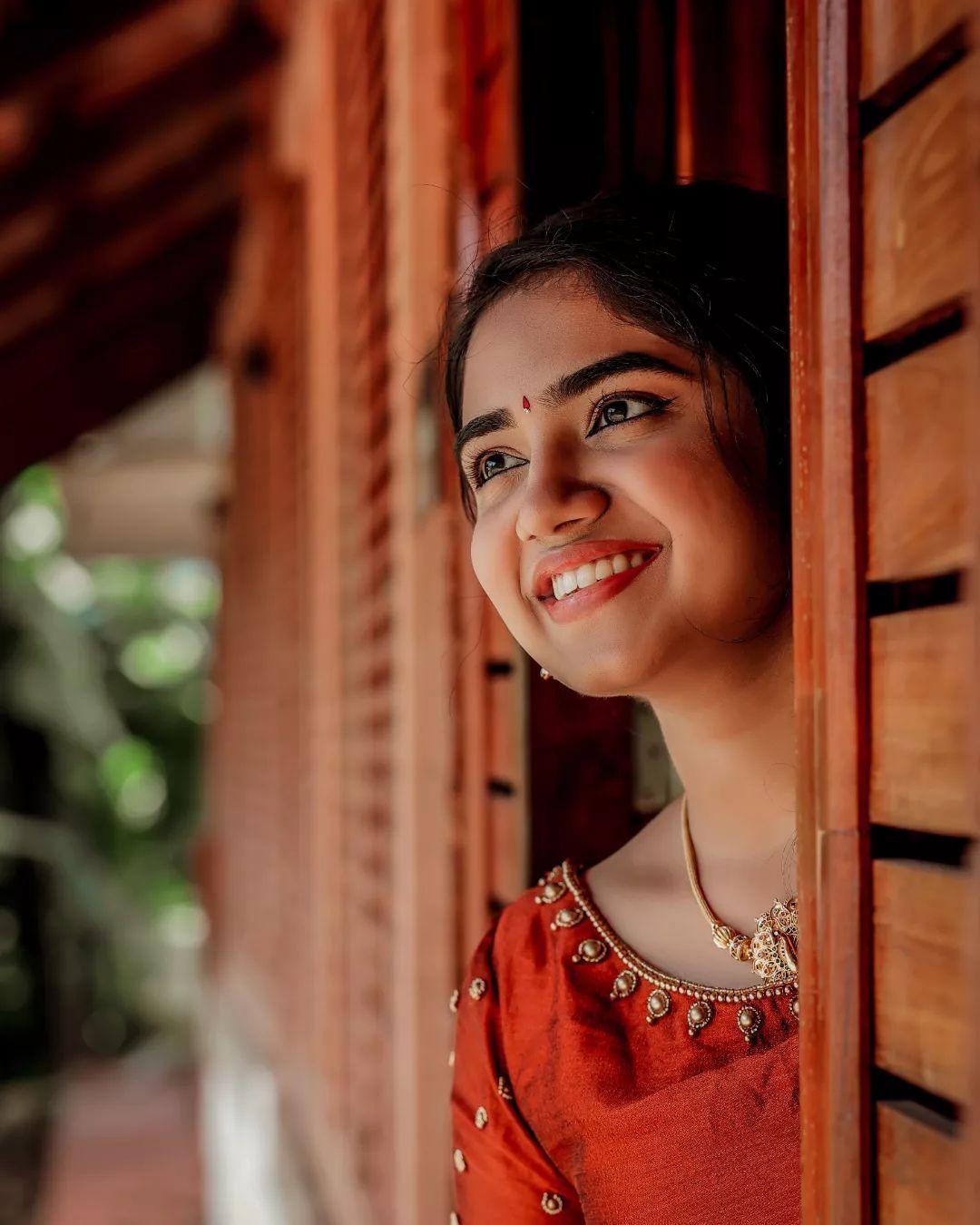 Malavika Manoj Wallpapers - Top Free Malavika Manoj Backgrounds - WallpaperAccess